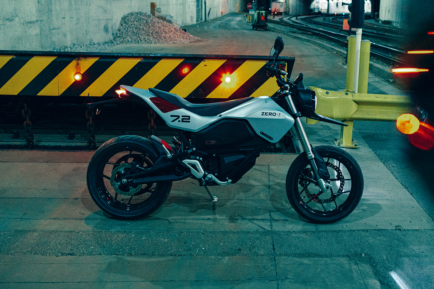 Zero Motorcycles launches new FXE in collaboration with HUGE Design ...