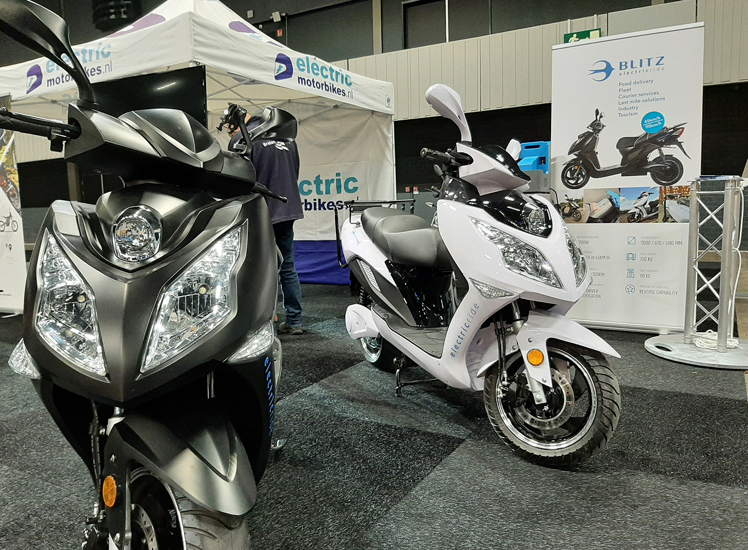 Electric mobility companies side by side at Electrified 2021 – thepack.news