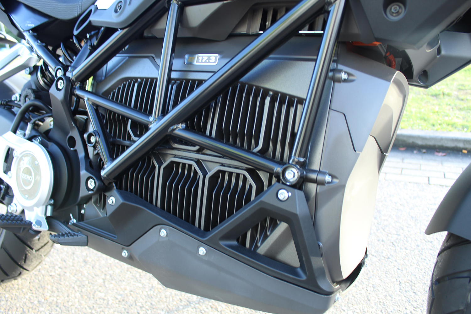 BMS-E Motorrijder tested the new Zero DSR/X in The Netherlands ...