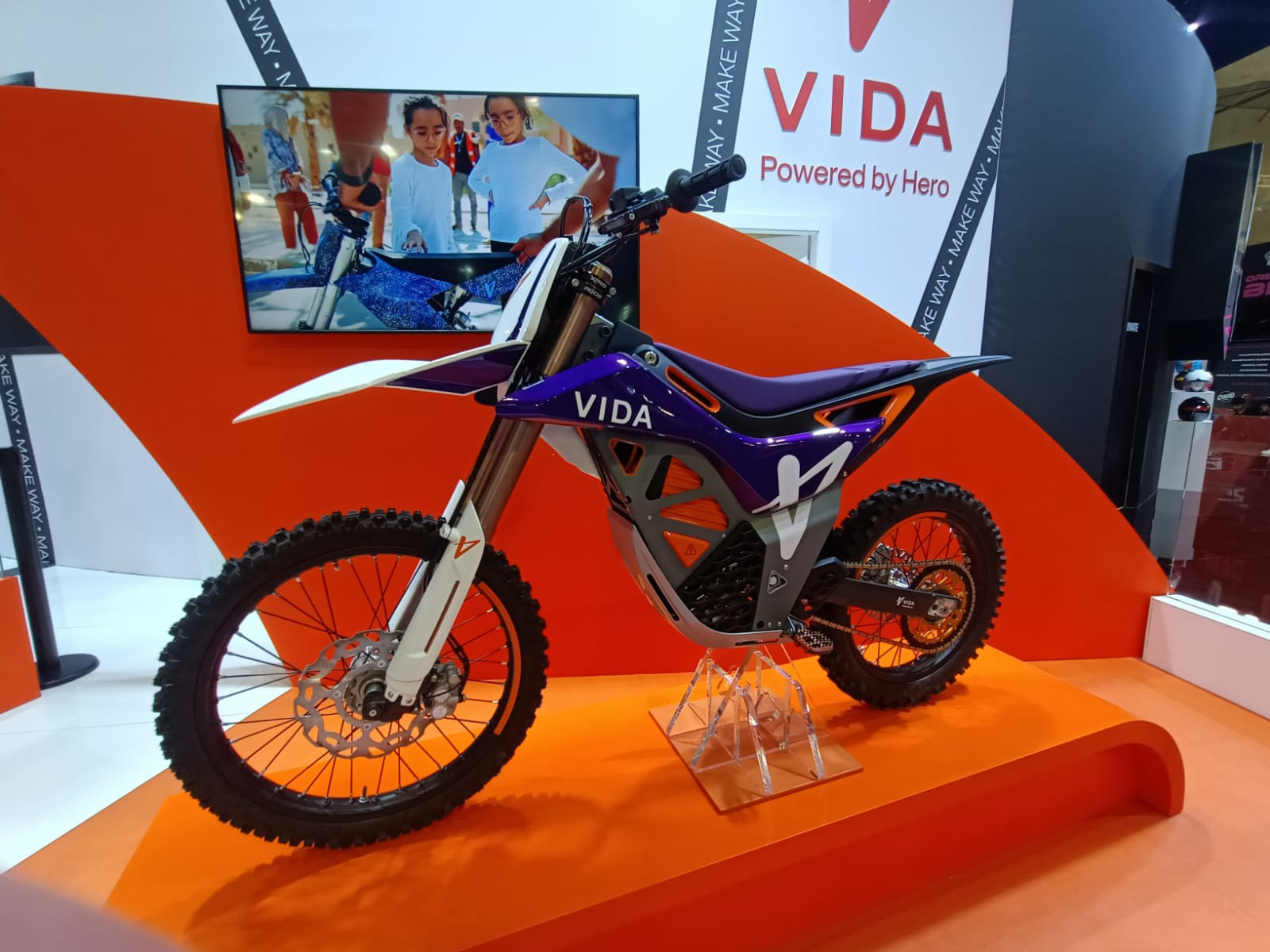 Hero Motocorp unveils the Vida Concept Lynx at EICMA – video – thepack.news