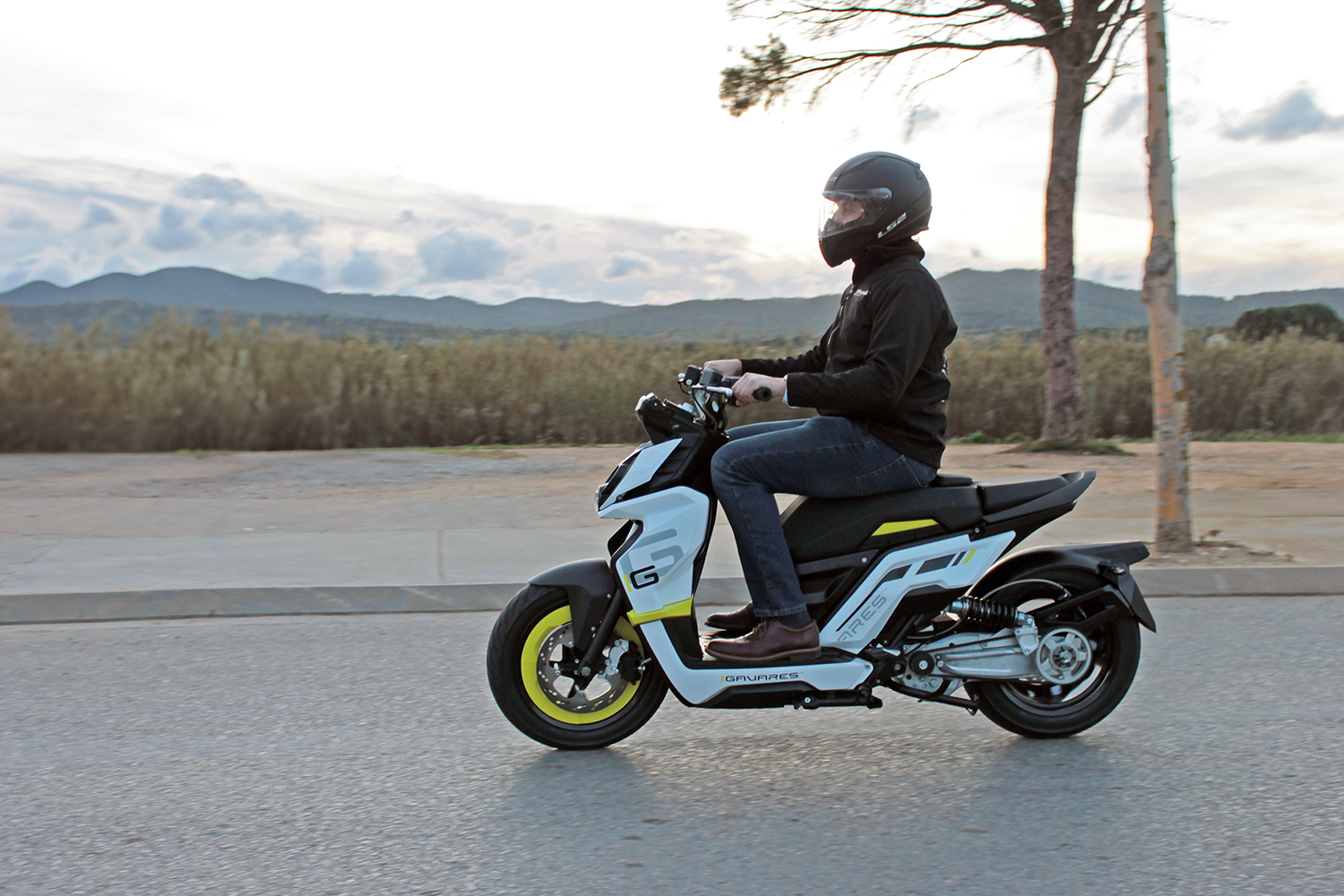 Introducing the Lite: a modular electric motorbike for commuters and ...